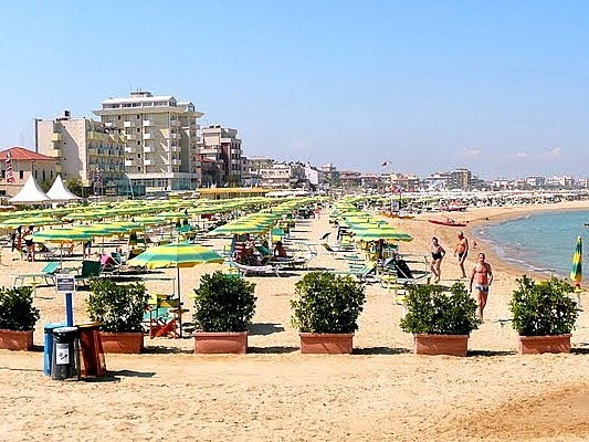Rimini Rivabella - Rimini - AZZURRO, opravdový specialista na dovolenou ...