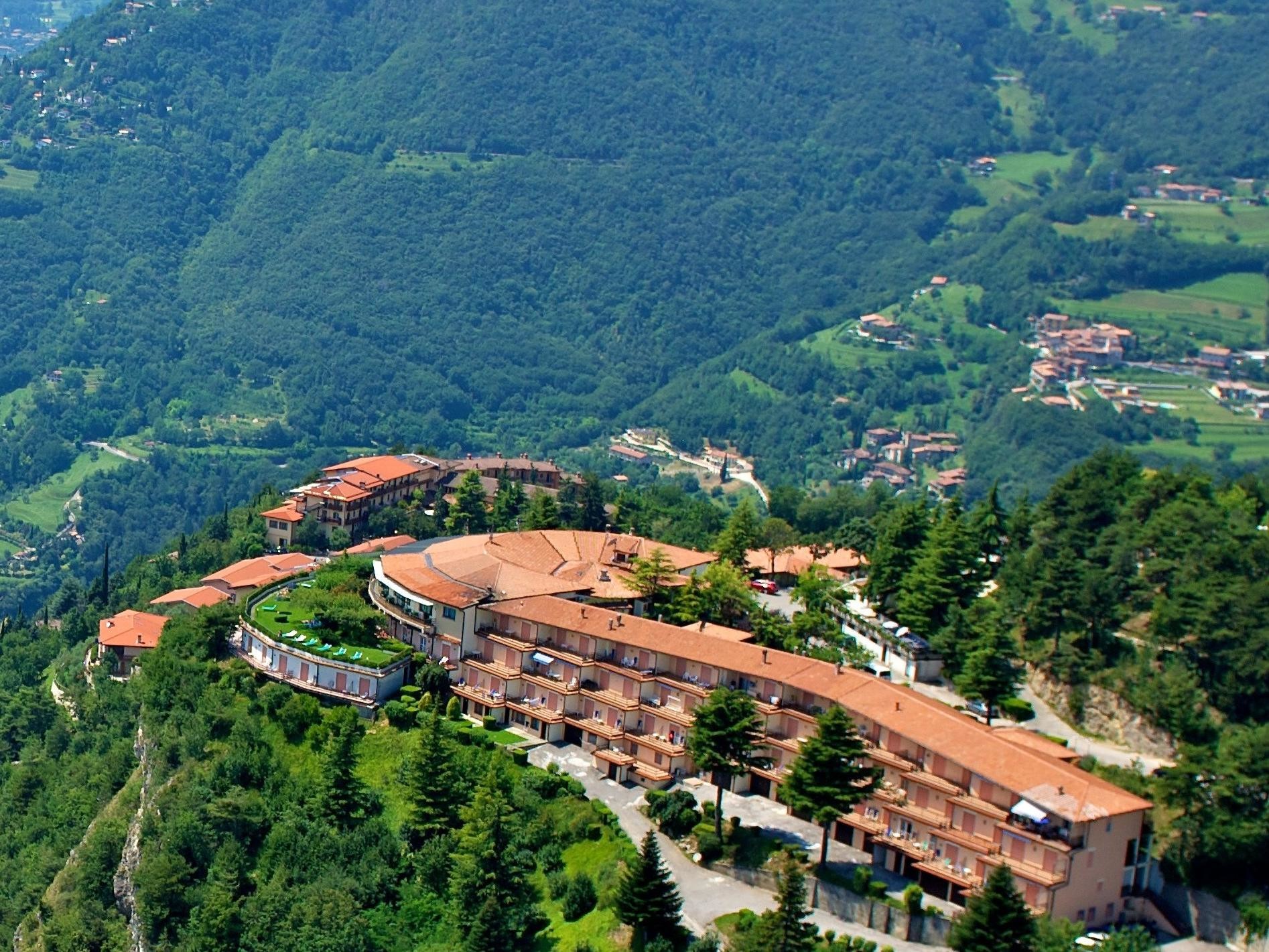 Hotel Le Balze**** - Tremosine sul Garda - Azzurro Dovolená v Itálii