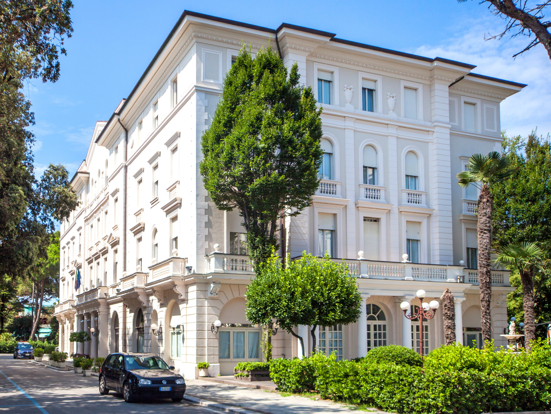 Hotel Residenza Parco Fellini**** - Rimini Marina Centro - Azzurro ...